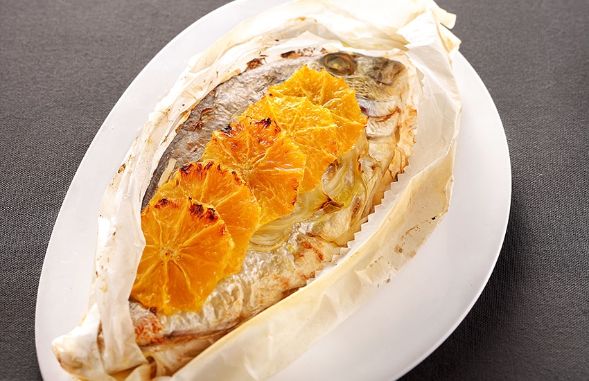 Dorade au fenouil et à l’orange en papillote | Intermarché