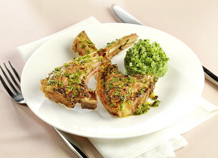 Recept lamskotelet in een korstje van kruiden en pistaches | Intermarché